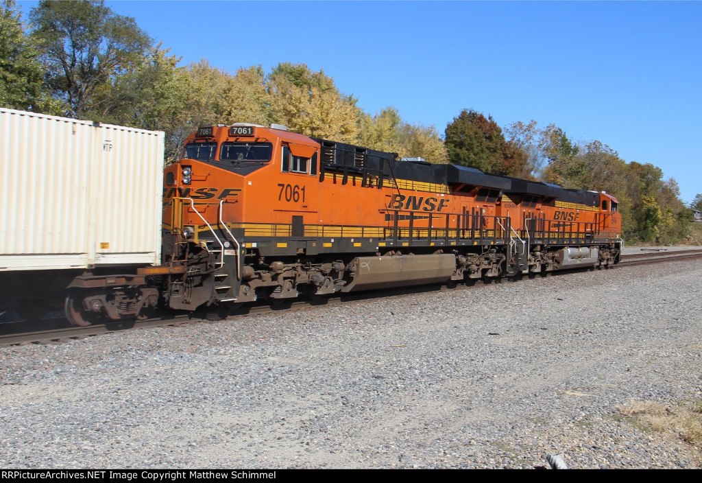 BNSF 7061